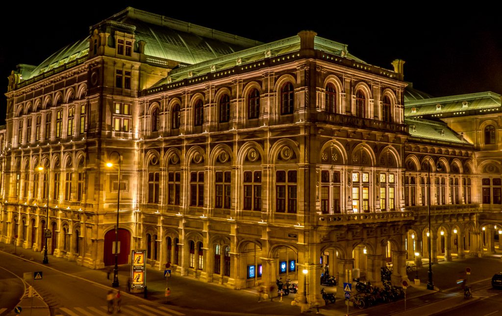 How to get Vienna opera tickets for only 3 Euros! - Bus stops & Flip-flops